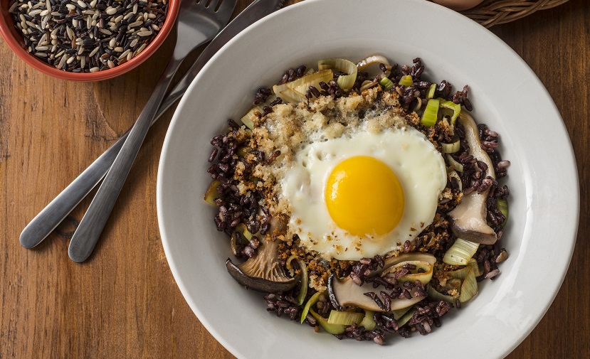 蘑菇脆香煎蛋炒飯 - Eggs.ca | Chinese Traditonal